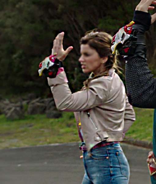 Power Rangers Dino Fury Amelia Jones (Hunter Deno) Jackeet | TLC