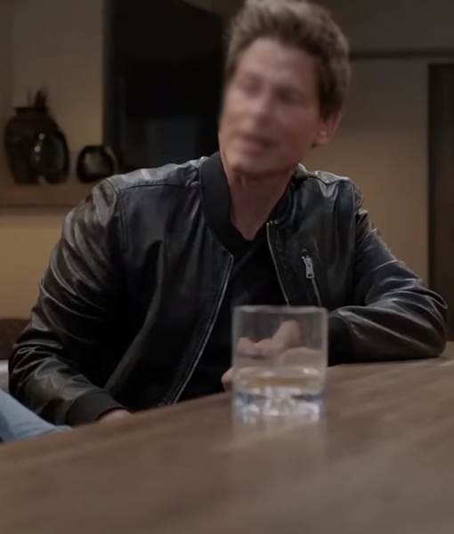 9-1-1: Lone Star S4 Owen (Rob Lowe) Jacket | TLC