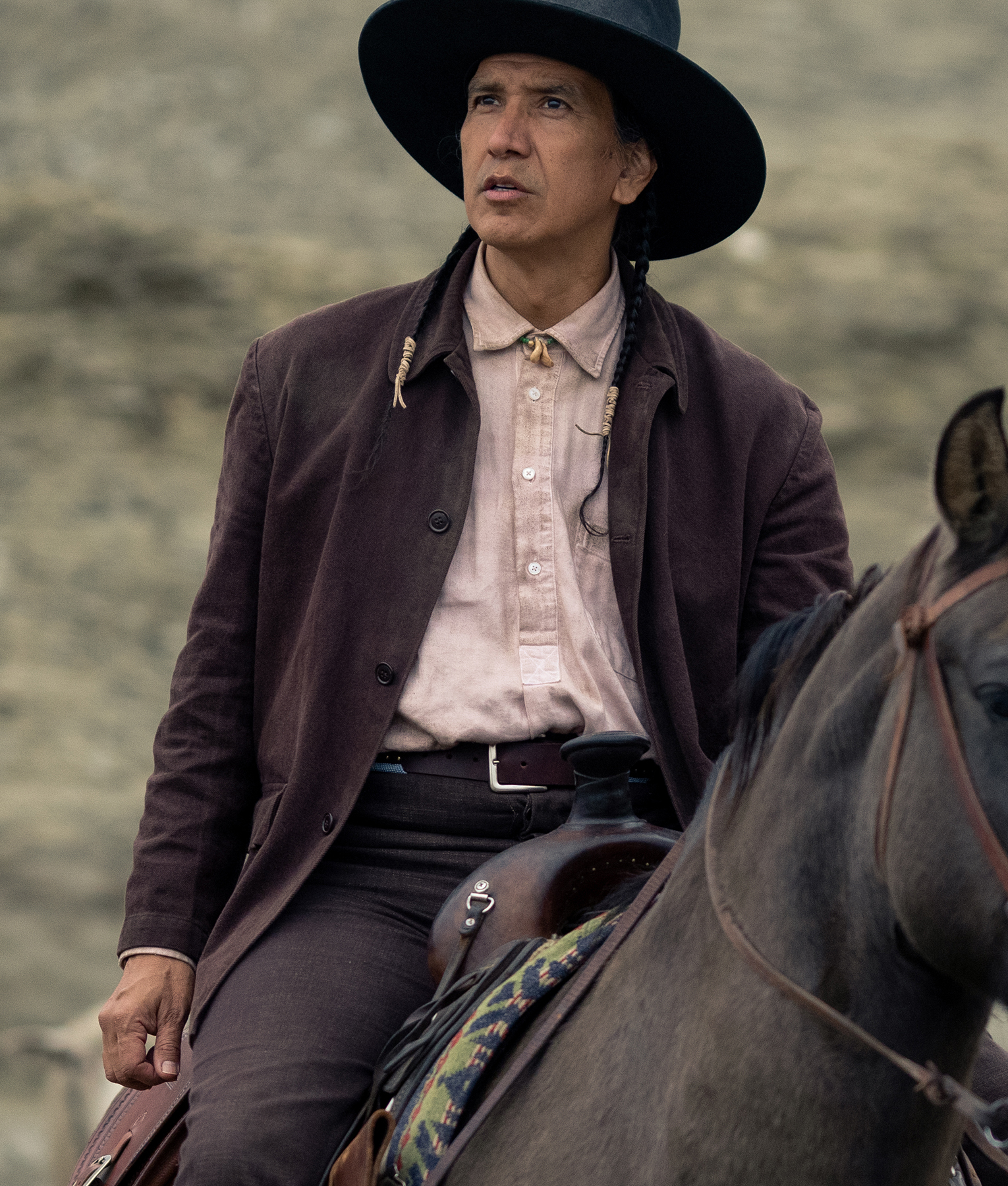 1923 (2022) Hank (Michael Greyeyes) Brown Jacket | TLC