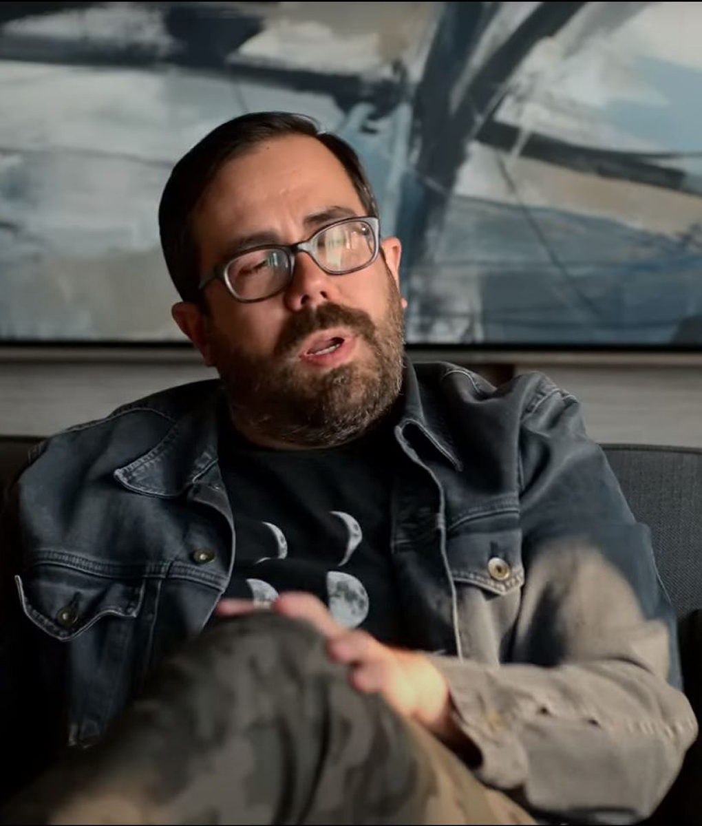 Shrinking 2023 Dan (Mike C. Nelson) Denim Jacket | TLC