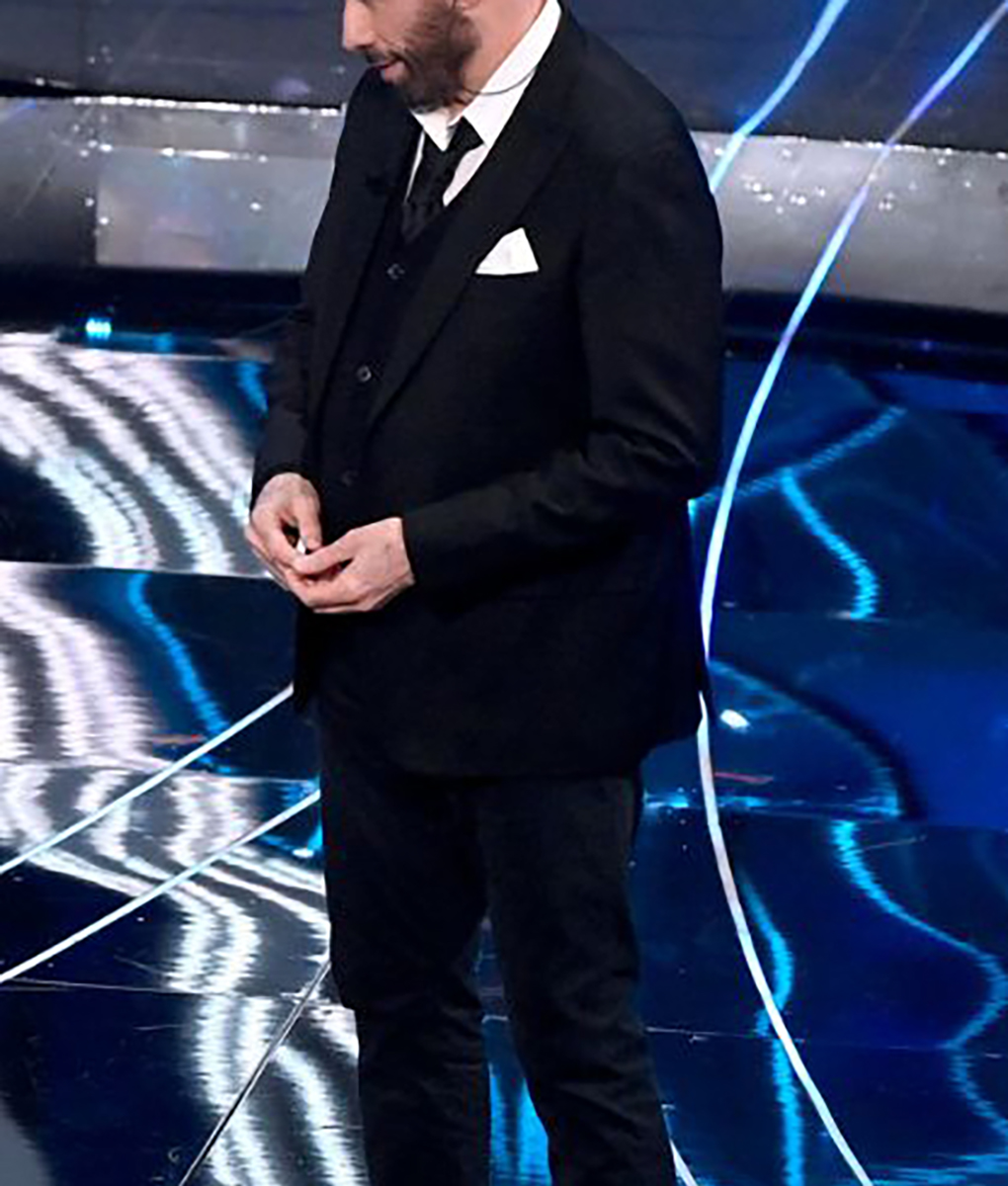 Cash Out 2024 John Travolta Black Suit | TLC UK