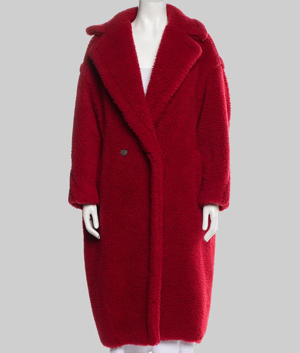 Rebel Wilson Red Fur Coat | TLC UK