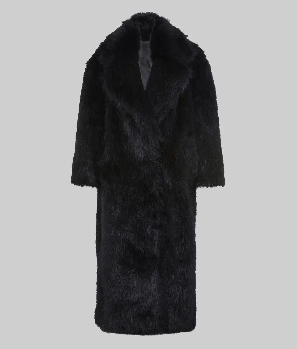 Anya Taylor-Joy Black Fur Coat | TLC UK